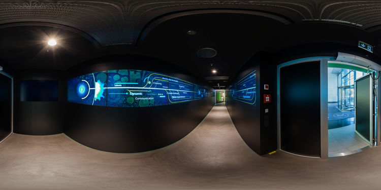 Welcome Tunnel - Deloitte Greenhouse - Tour